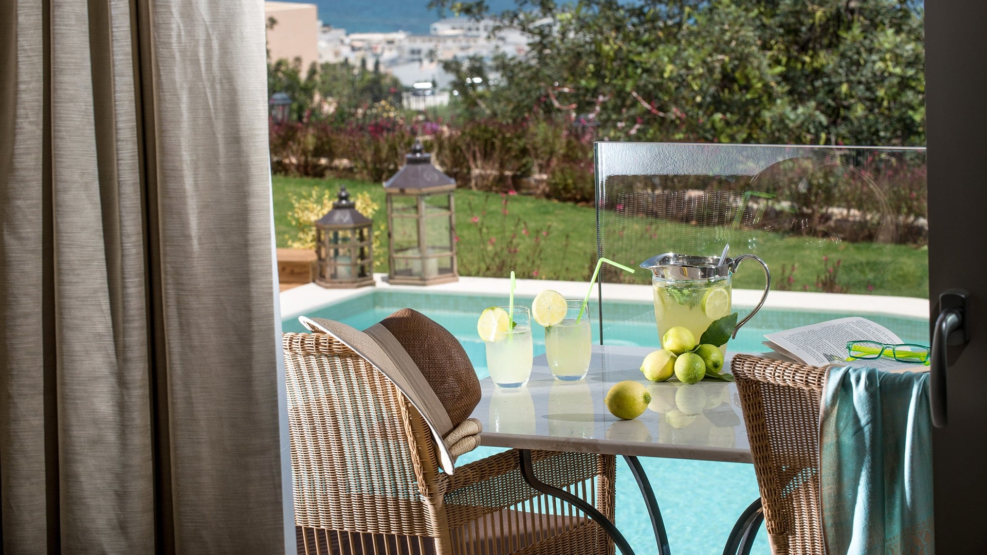 adult-pool-suites-5 | Creta Blue Suites