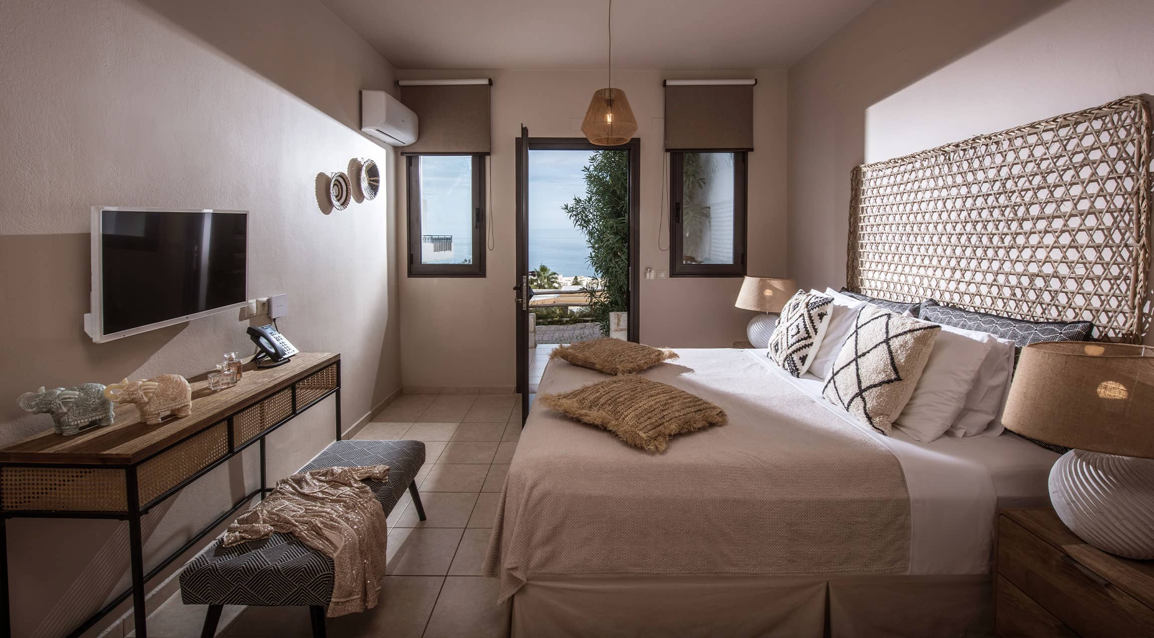 Home | Creta Blue Suites